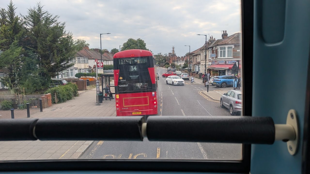 London bus route 102 bunching near Fairlawn Avenue - YouTube