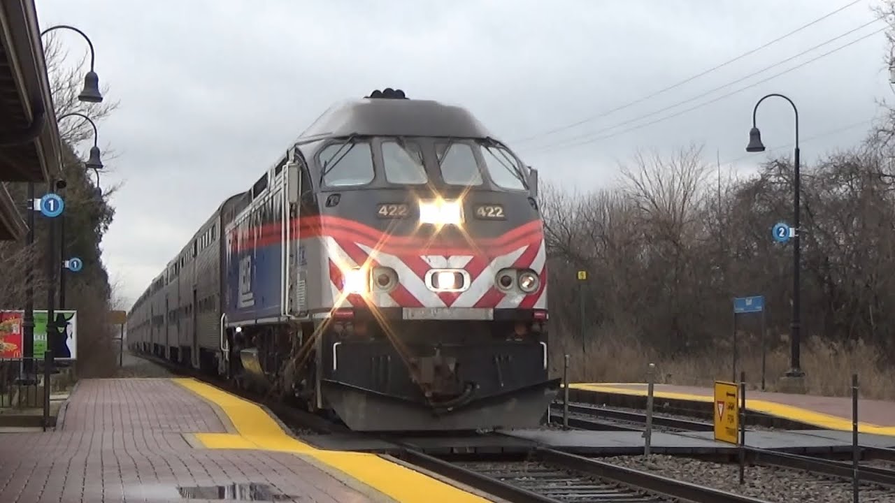 Morning Metra Rush at Golf + Midnight Freight Trains - YouTube