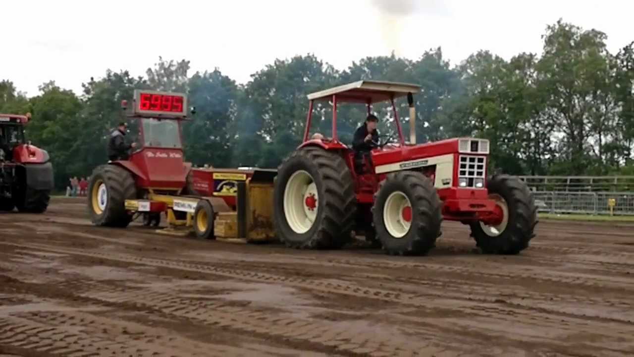 Tractorpulling IHC 1246 - YouTube