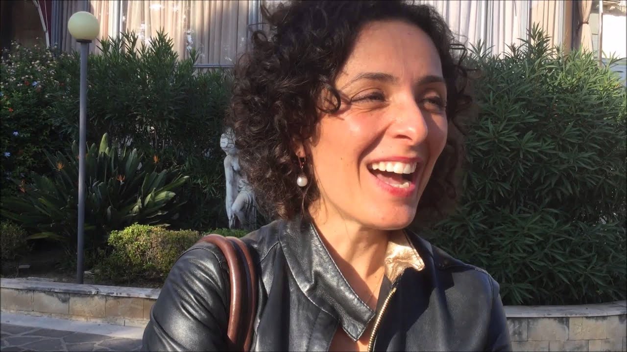 Laura Lupo 'A Ricchigia - YouTube