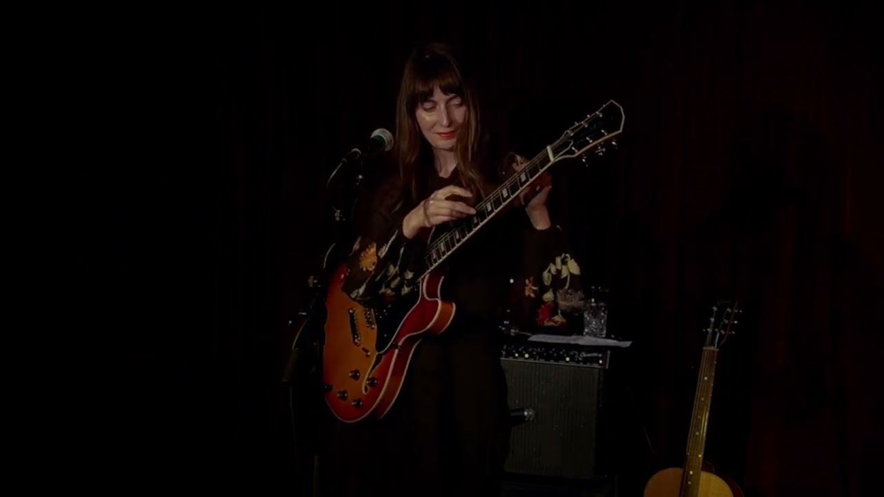 Anna Ash – Gonna Hurry Live at the Green Note Chords - Chordify
