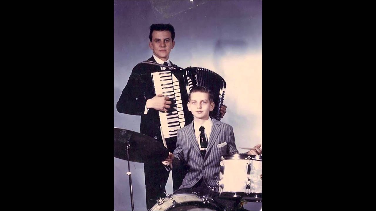 John F Janusek on Sachs Amateur Hour, 1956 - YouTube