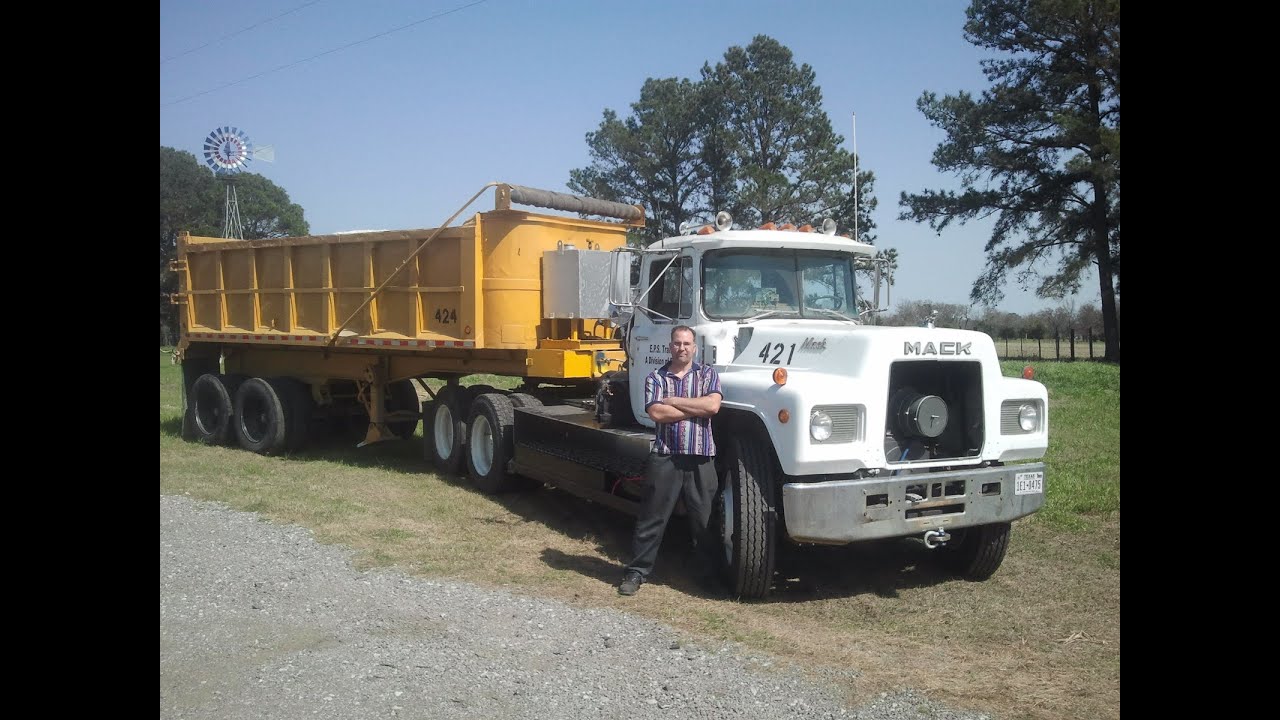 electric 18 wheeler driving loaded - YouTube