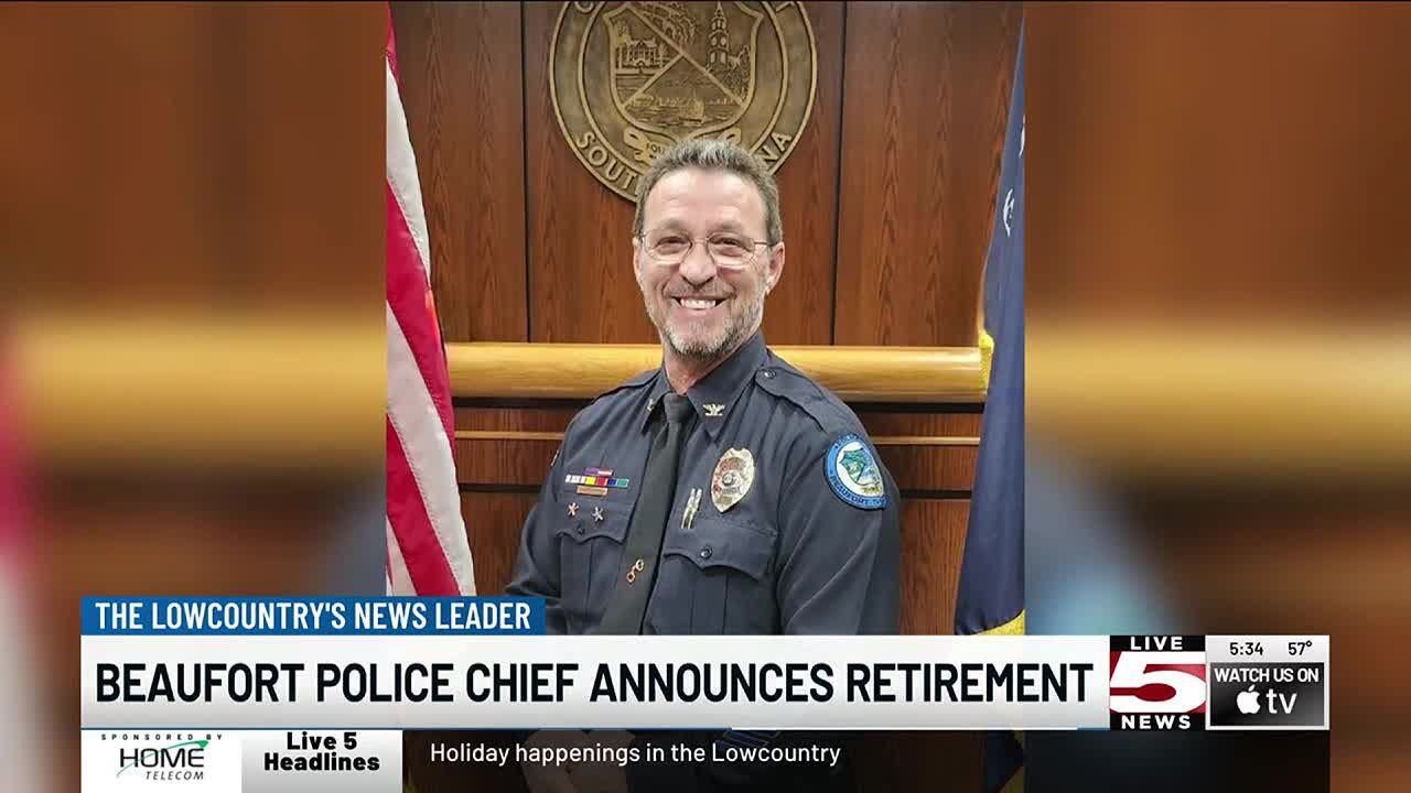 VIDEO: Beaufort Police Chief announces retirement from department - YouTube