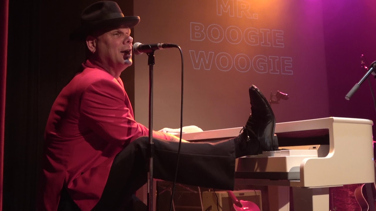Mr Boogie Woogie - Roll ‘em Joe - YouTube