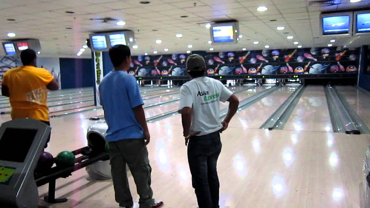 Bowling Practice at panda mall taif:) - YouTube