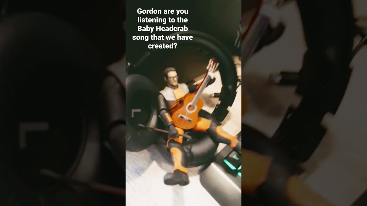 Gordon Freeman is listening to the Baby Headcrab Song??😯 - YouTube