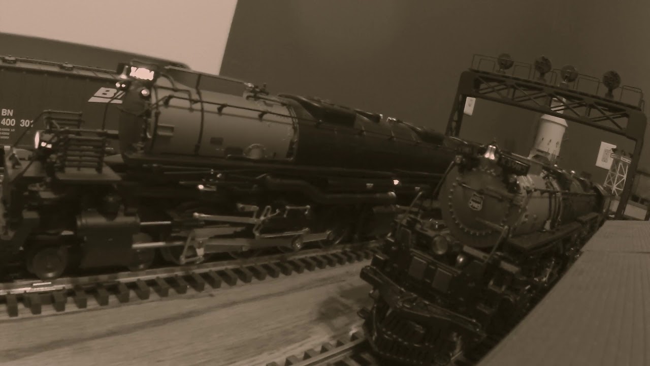 Lionel Vision Line Union Pacific Big Boy #4014 - Steams Off - YouTube