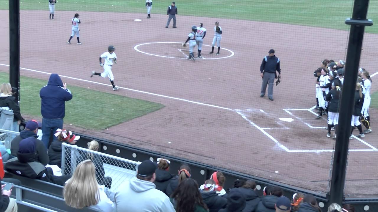 Towson Softball Dominates Morgan State 17-4 - YouTube