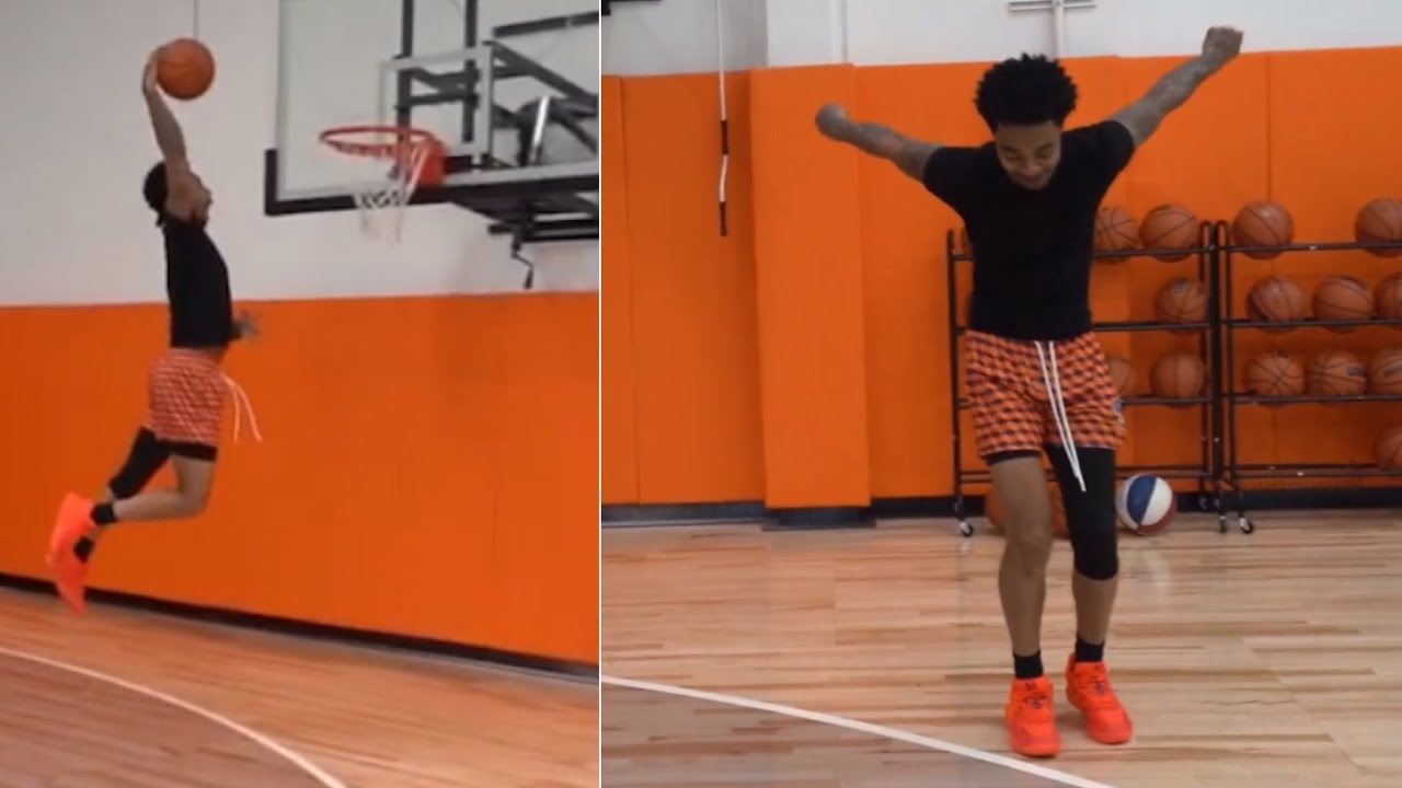 FlightReacts Throws Down Dunk on Fastbreak & Hits the Griddy! - YouTube