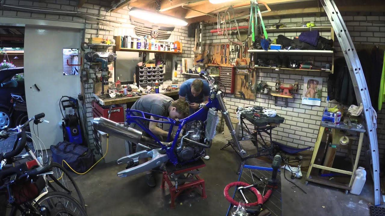 Assambly Yamaha WR 400F - YouTube