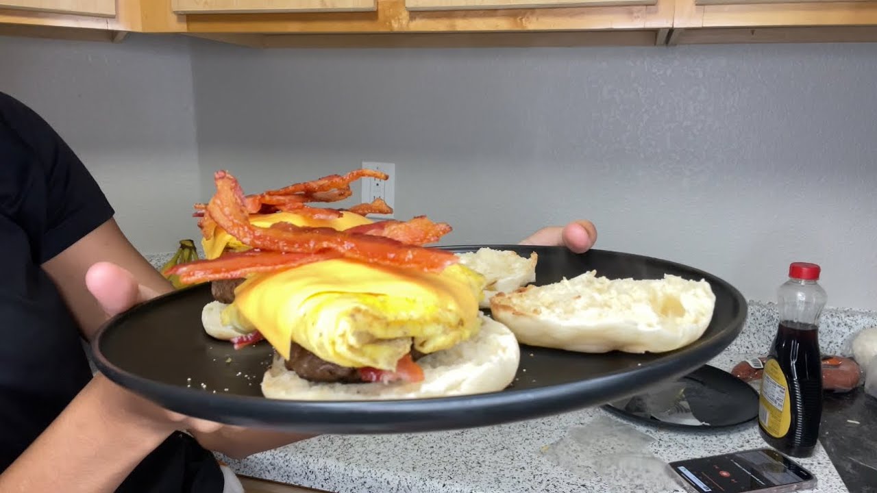 COOKING WITH KAY: BREAKFAST SANDWICHES🤤 - YouTube