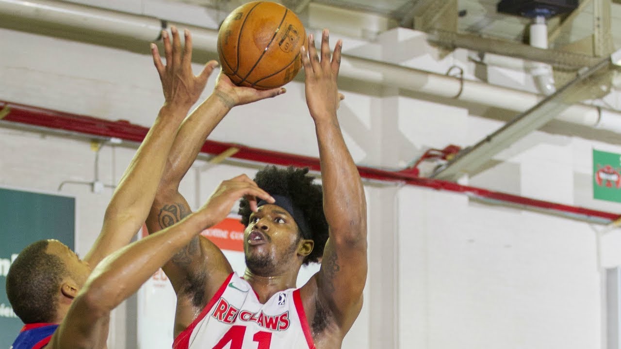 Devin Williams posts 26 points & 18 rebounds - YouTube