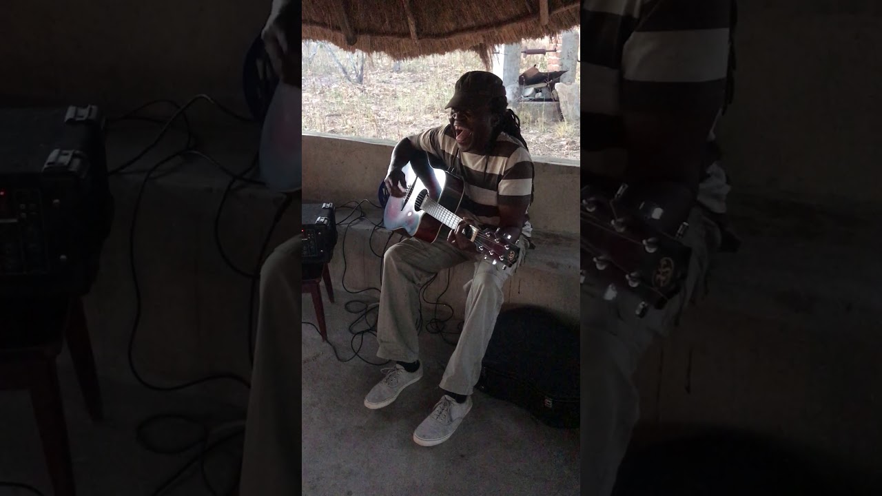 Steve Makoni performance at Taziwa Makoni 20th birthday in Rusape Farm ...