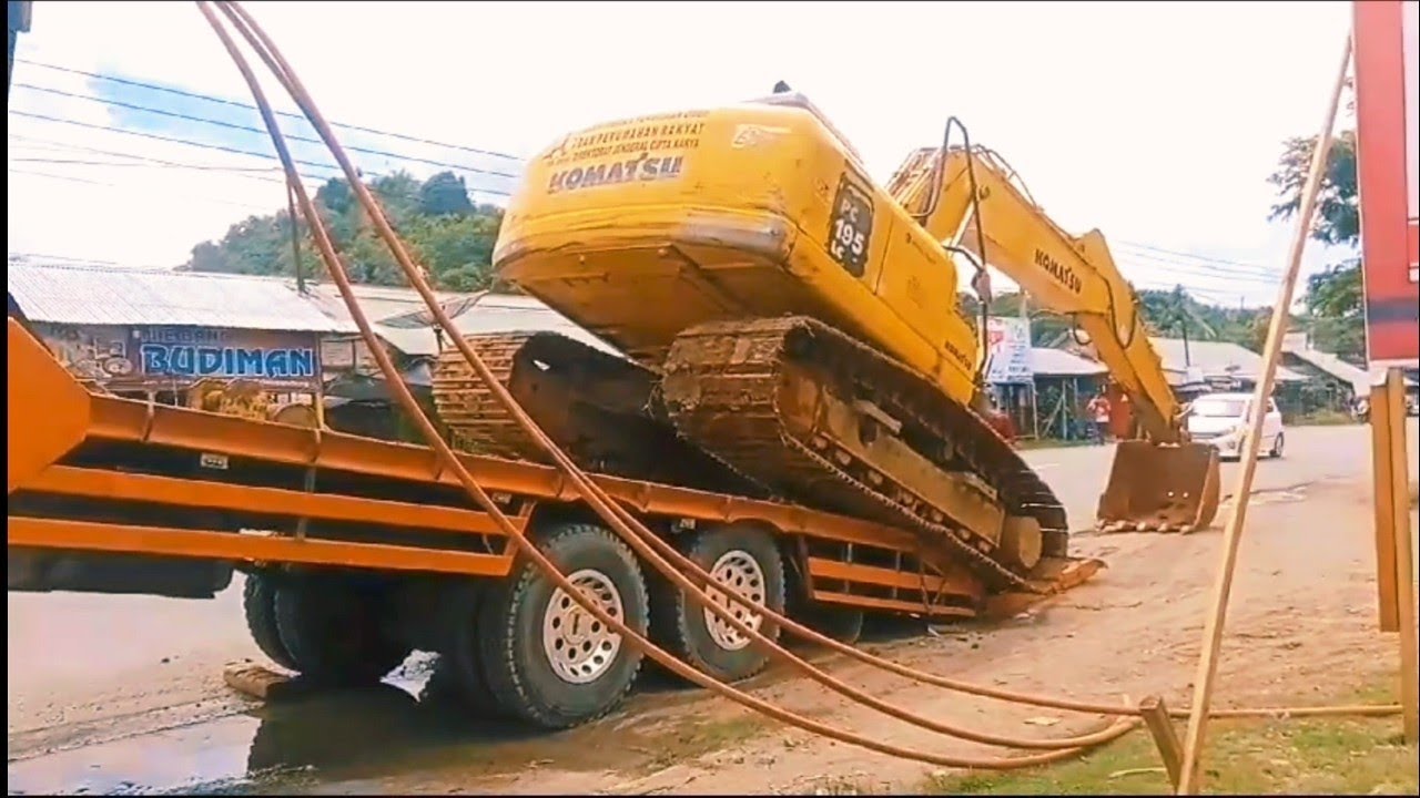 Here’s how you can describe the process of loading and unloading an ...