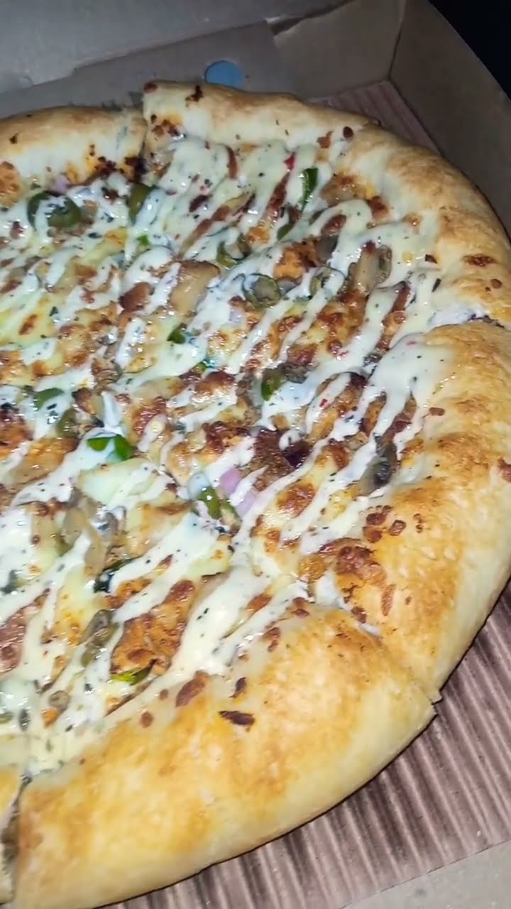 Super delicious Pizza ....Cheezious pizzas are best ....🍕 ️🇵🇰 - YouTube