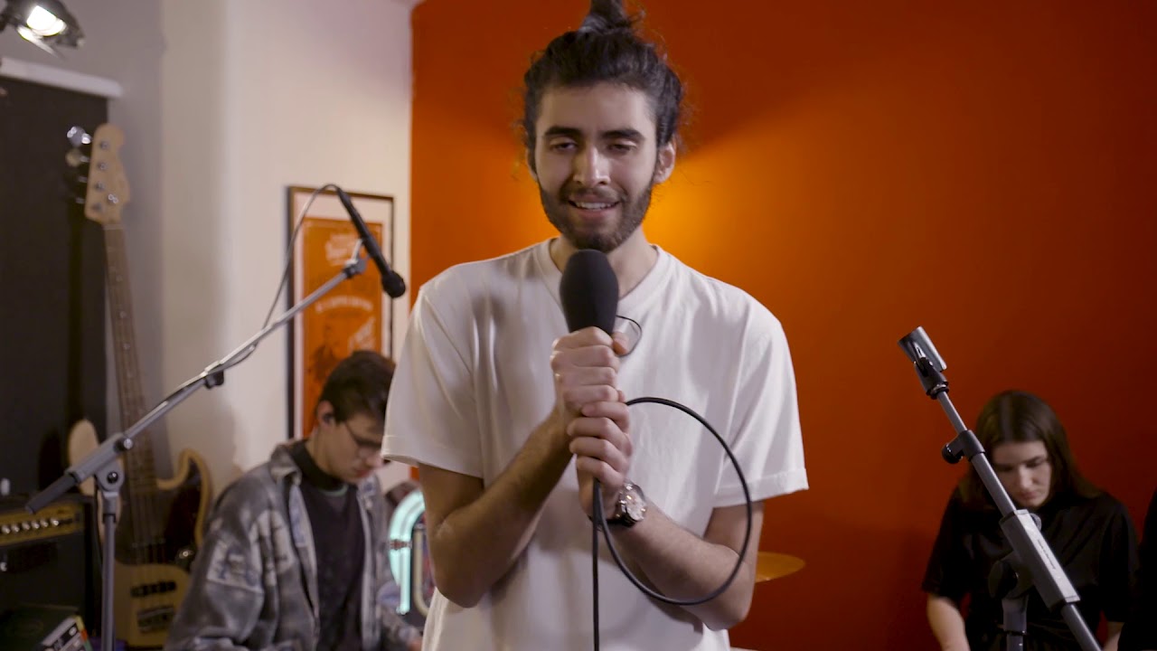 Jara Vymer - On My Knees LIVE UNPLUGGED VERSION - YouTube