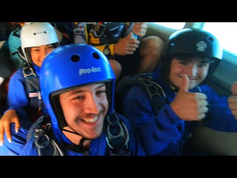 A beginners guide to Static Line Skydiving - WARNING, this video ...