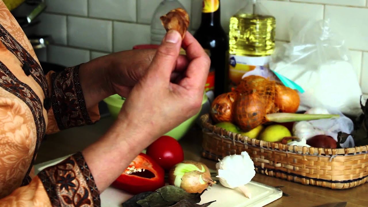 Indonesisch gerecht: Nasi Kuning - YouTube