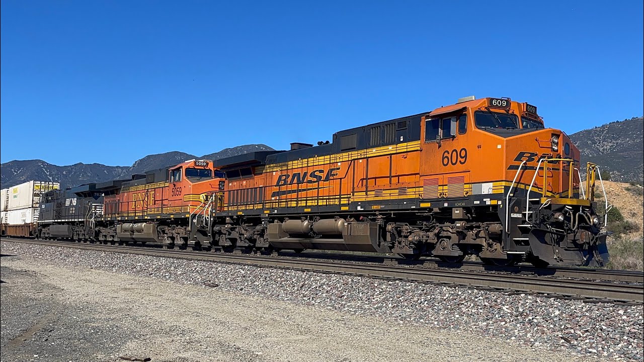 Rare BNSF 609, AC44C4M Locomotive On Point Coming Off Tie Down At Verdemont! 4KHDR 2-18-22 - YouTube