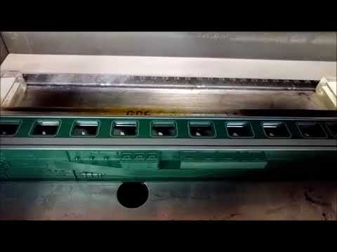 Gravare macheta tren - YouTube