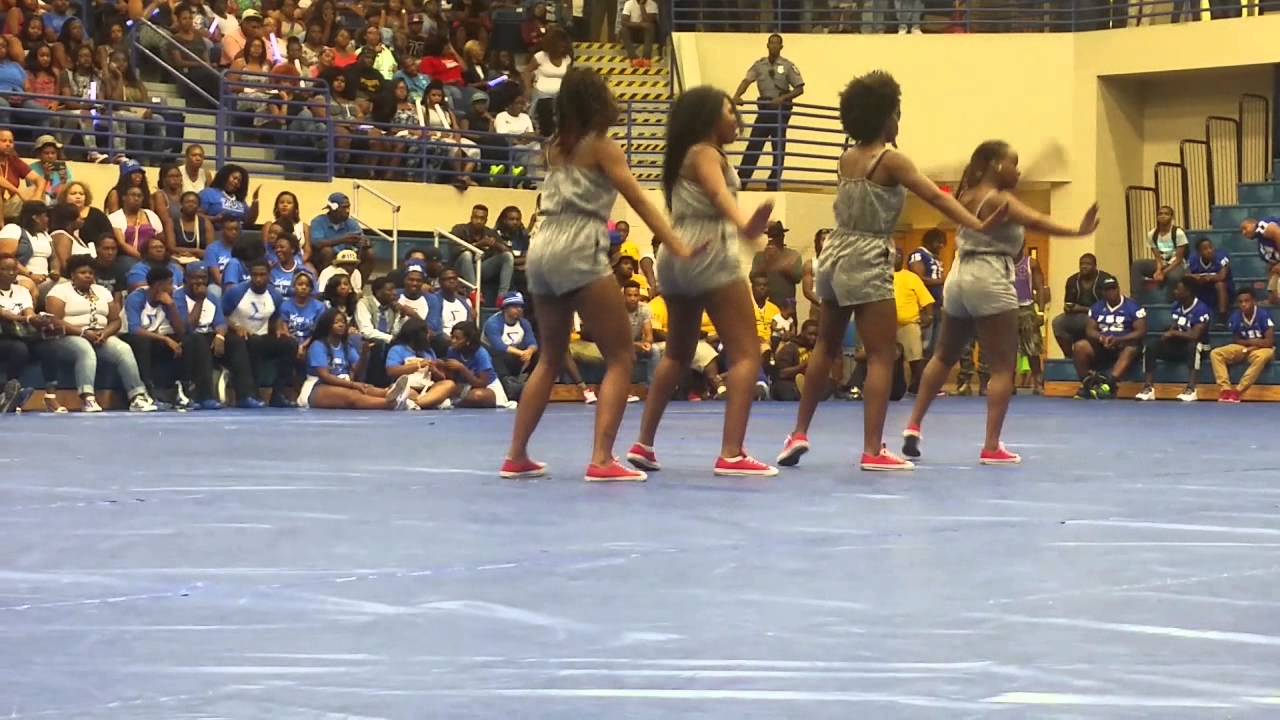 FSU Pep Rally 2015 - Delta Sigma Theta - YouTube