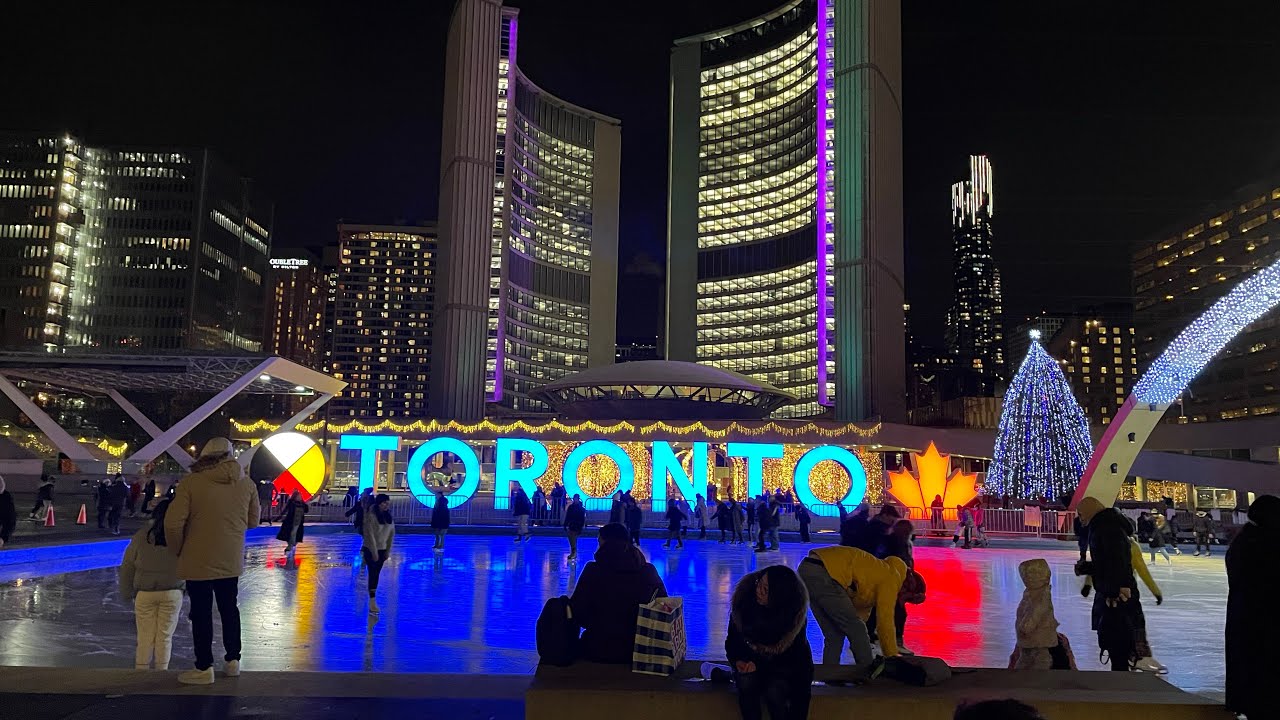 Toronto 🇨🇦🇨🇦 Cavalcade of Lights - Winter Holiday 2021!! 😊👍 - YouTube