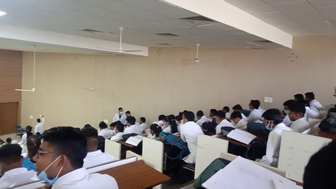 mbbs life #first day mbbs clg# mbbs hostle life#datia clg camps # gmc ...