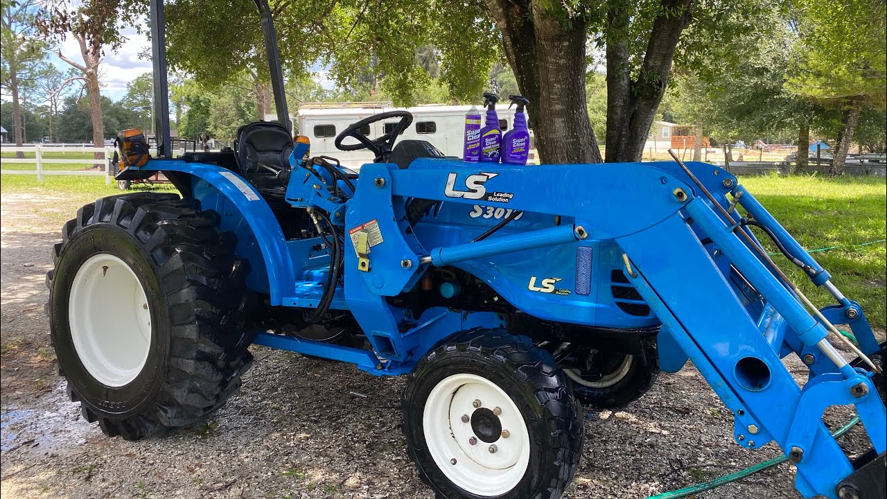 Super cleaning our old farm tractor! ( SATISFYING RESULTS!) - YouTube