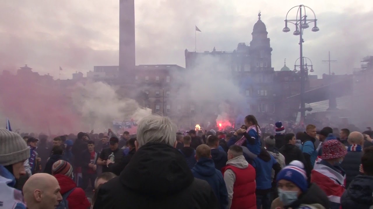 Rangers fans celebrate title win in George Square, Glasgow - YouTube