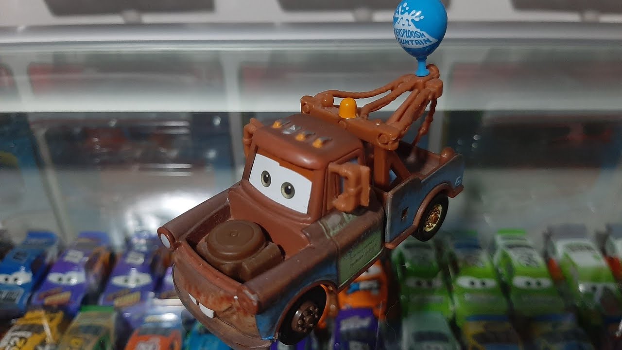 Mattel Disney/Pixar Cars 2 Mater with Balloon (Radiator Springs Townie ...