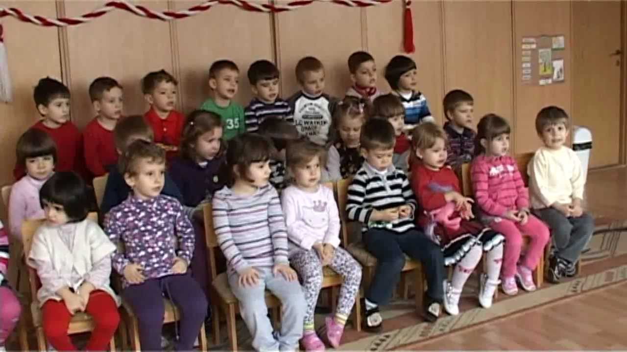 Gradinita Gulliver Constanta - Grupa Voiniceii - 8 Martie 2012 - YouTube