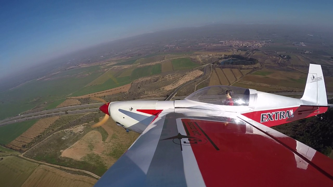 EXTRA 300 CARL GOLDBERG GOPRO HERO 4 - YouTube