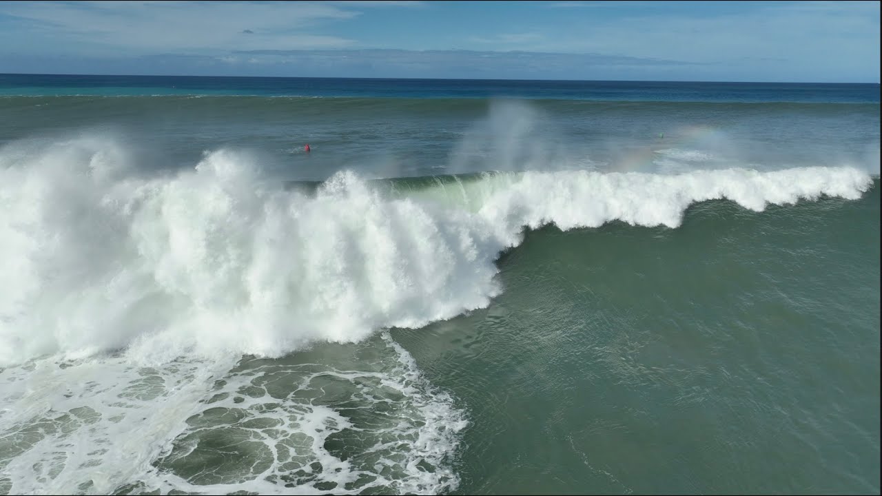 Code Red II Huge Waves in Honolulu, Hawaii (July 17, 2022) Full 4K ...