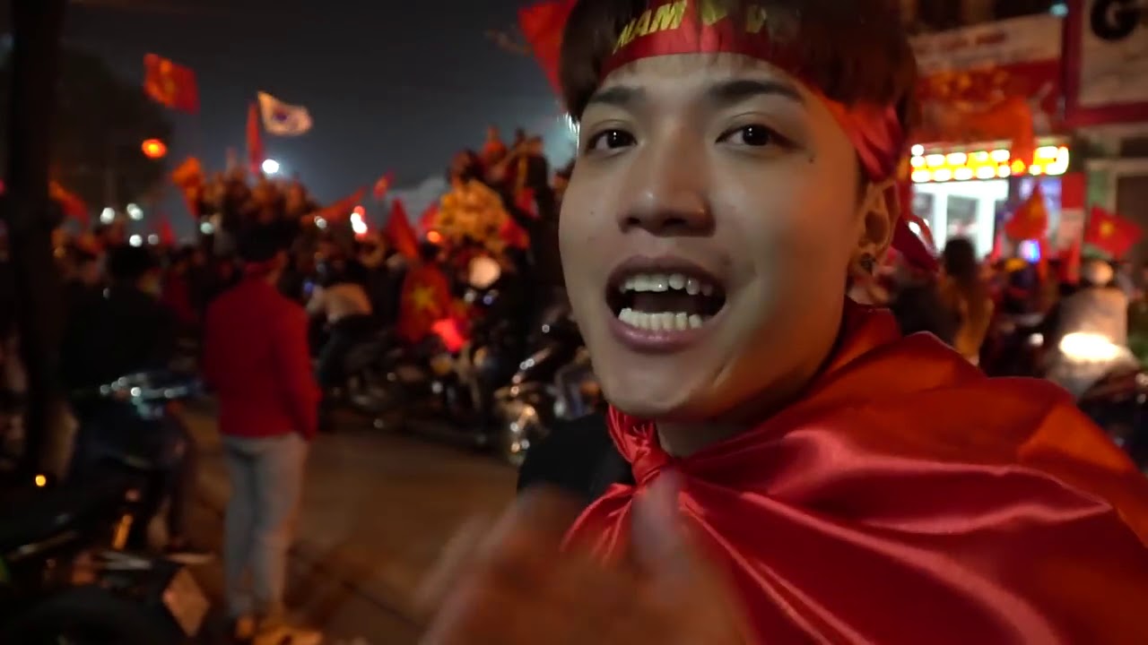 NTN Vlogs! NTN Siêu Xe Đi Bão Nẹt Pô Việt Nam Vô Địch AFF CUP 2018 ...