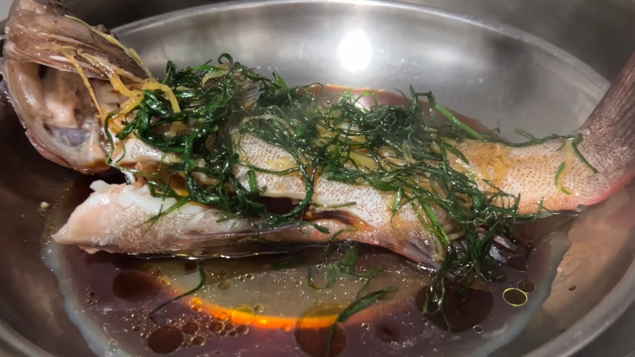 How To Cook Steamed Red Grouper Fish (東星斑) Hong Kong Style Recipe ...