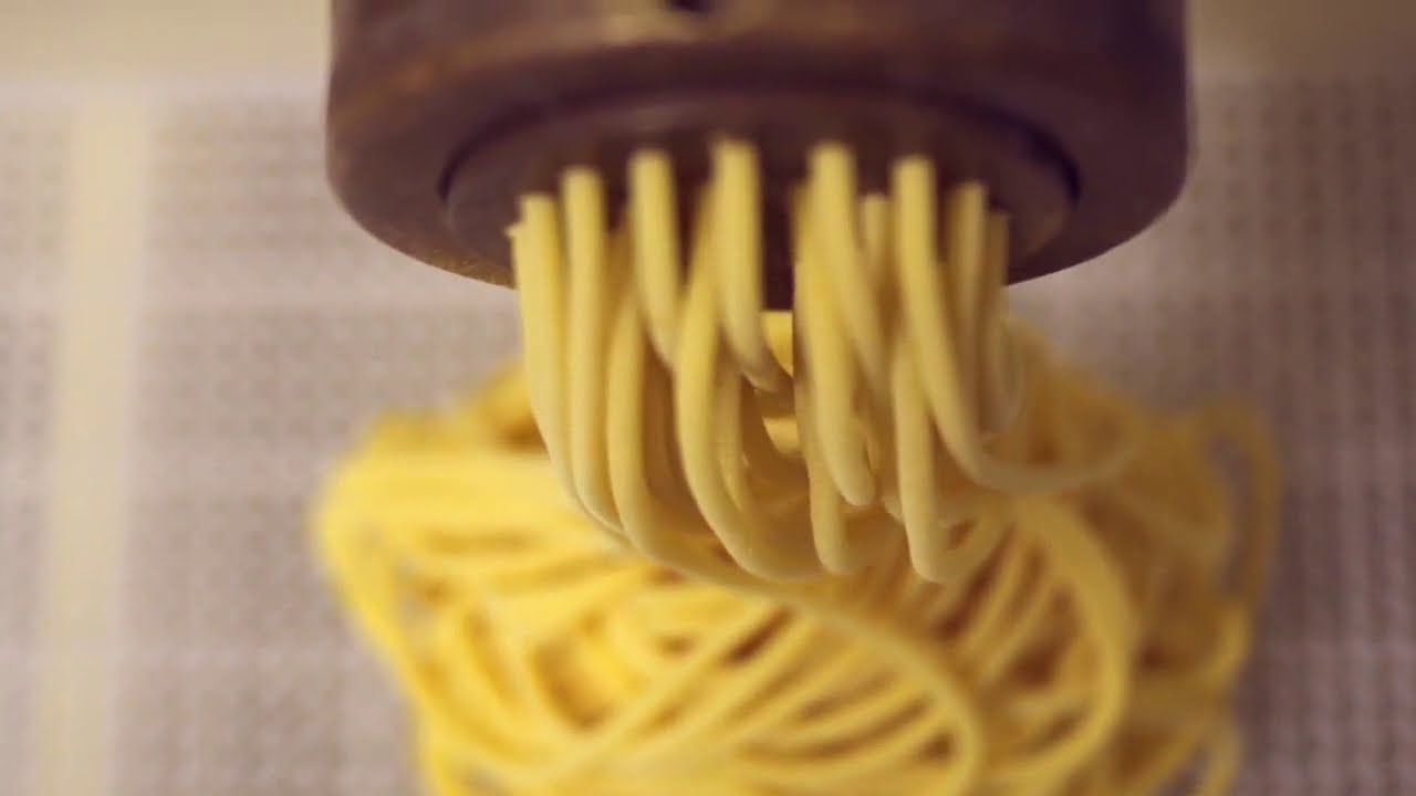 Checco Il Pastaio Taste Like Home: macchine per pasta fresca, corta, lunga e ripiena - YouTube