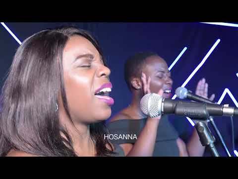 Rachel Anyeme - Un Coeur Autour Du Trône (Officiel)