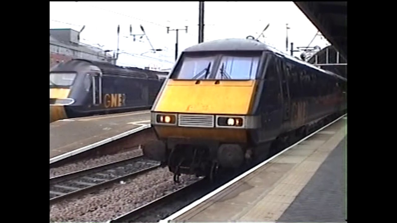 Newcastle with GNER and Northern Spirit services. 10/08/2002 - YouTube