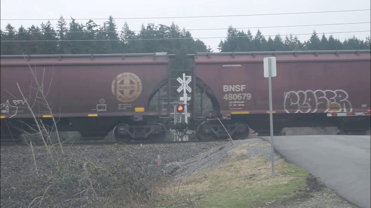 BNSF 5163 - YouTube