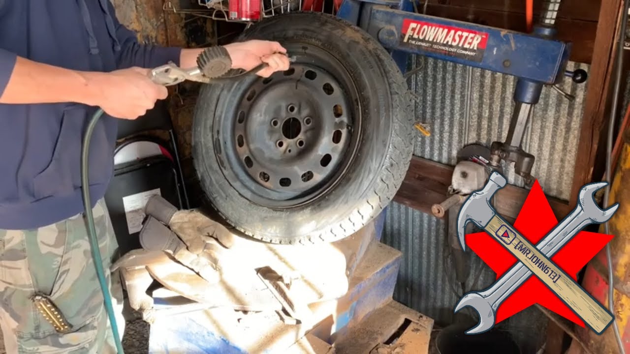 Mounting Tires on Rim Clamp Tire Changer Machine - YouTube