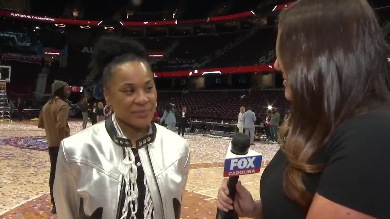 Beth Hoole talks 1-on-1 with Dawn Staley after national championship ...