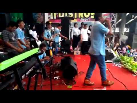 Kolam susu cewek bergoyang semua