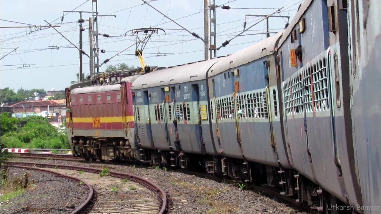 INDIAN RAILWAYS | 12688 DDN/CDG - MDU Express over Sewagram Curve with ...