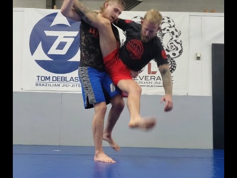 Inside Leg Hook to Single Leg Takedown! - YouTube