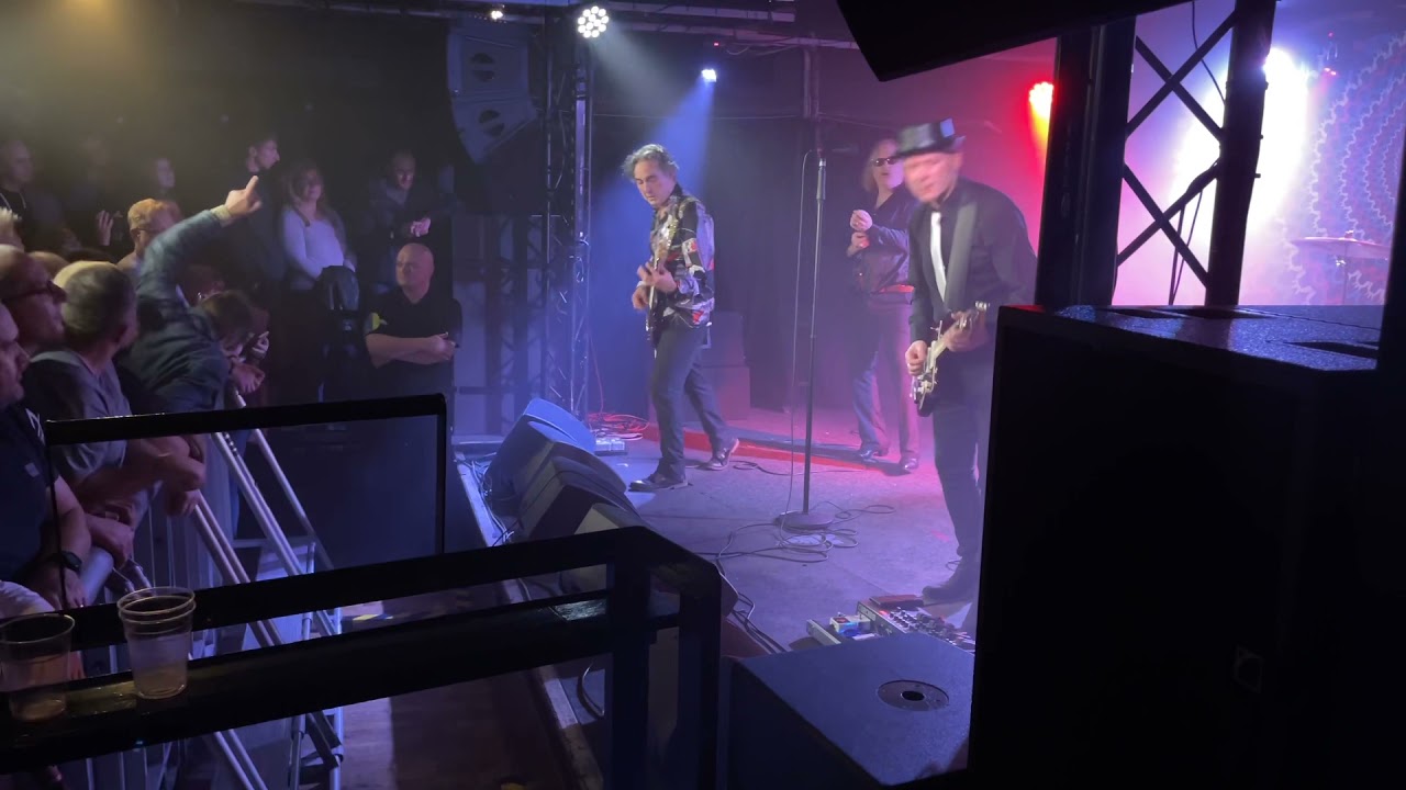 CUD Live in Leeds [CUD Band Wardrobe] - YouTube