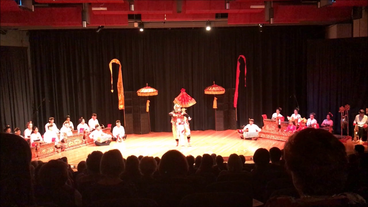 Tari Topeng Keras Balinese Dance - YouTube