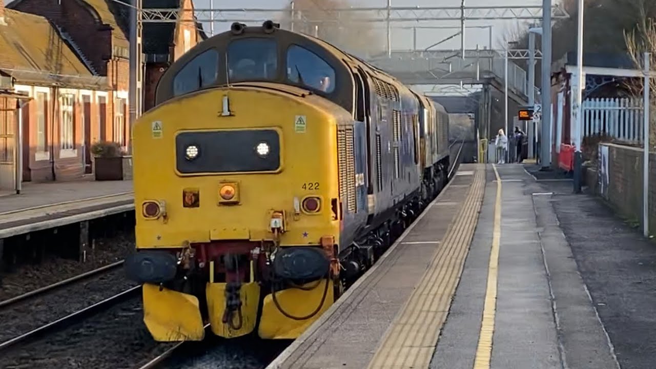 !!!MEGA THRASH FROM CLASS 37!!! 37422 dragging 66432 with mega thrash ...