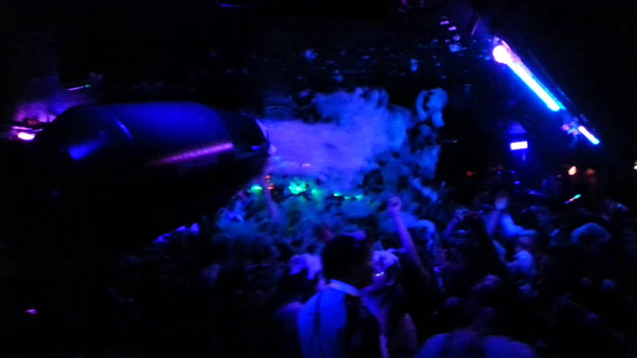 Nightclub fx foam party at mccluskys kingston - YouTube