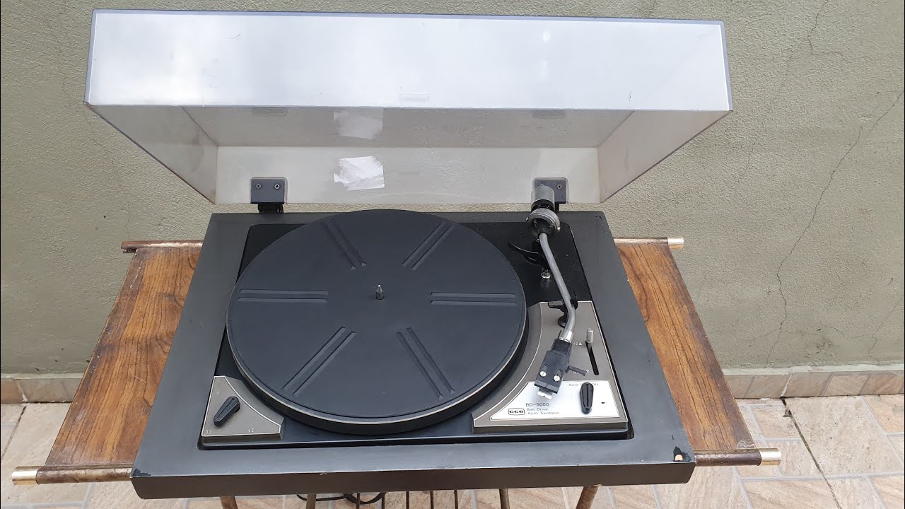 Conserto: Antigo Toca Discos CCE BD5000 - YouTube